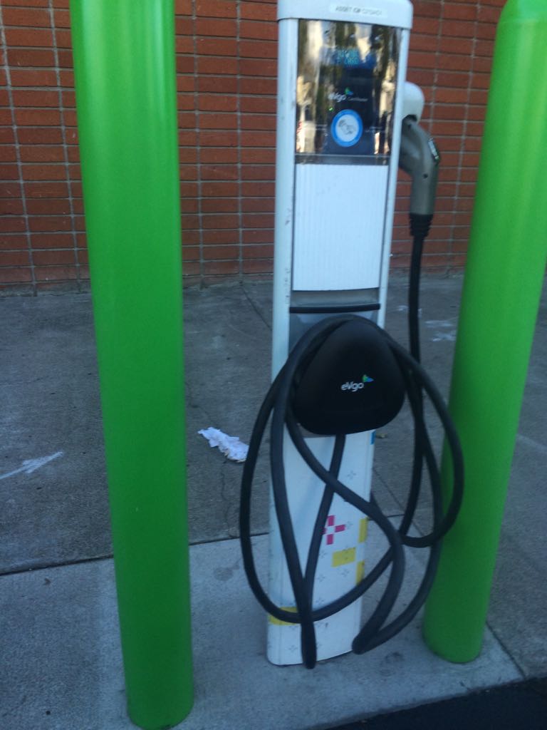 Larwin Square | Tustin, CA | EV Station