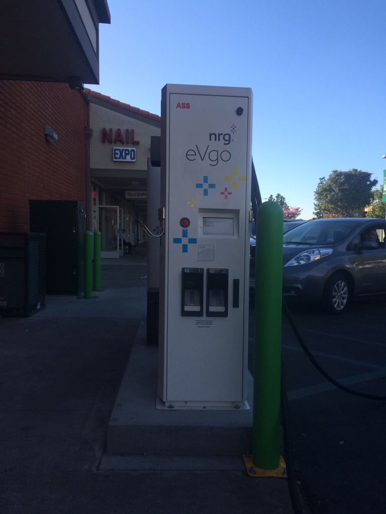 Larwin Square | Tustin, CA | EV Station