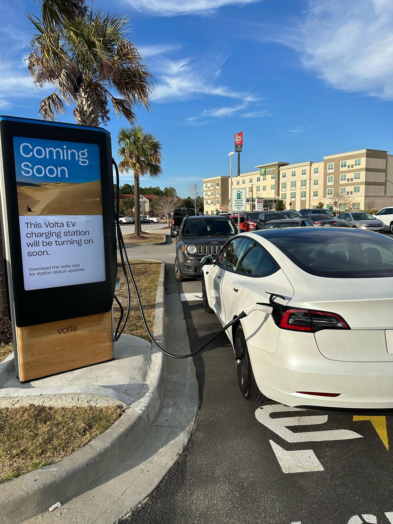 Tanger Outlets Savannah - H&M | Pooler, GA | EV Station