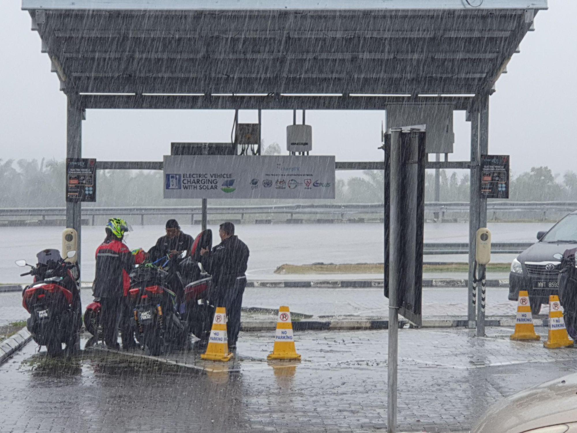 Pagoh R&R Southbound | Pagoh, Johor Darul Ta'zim | EV Station