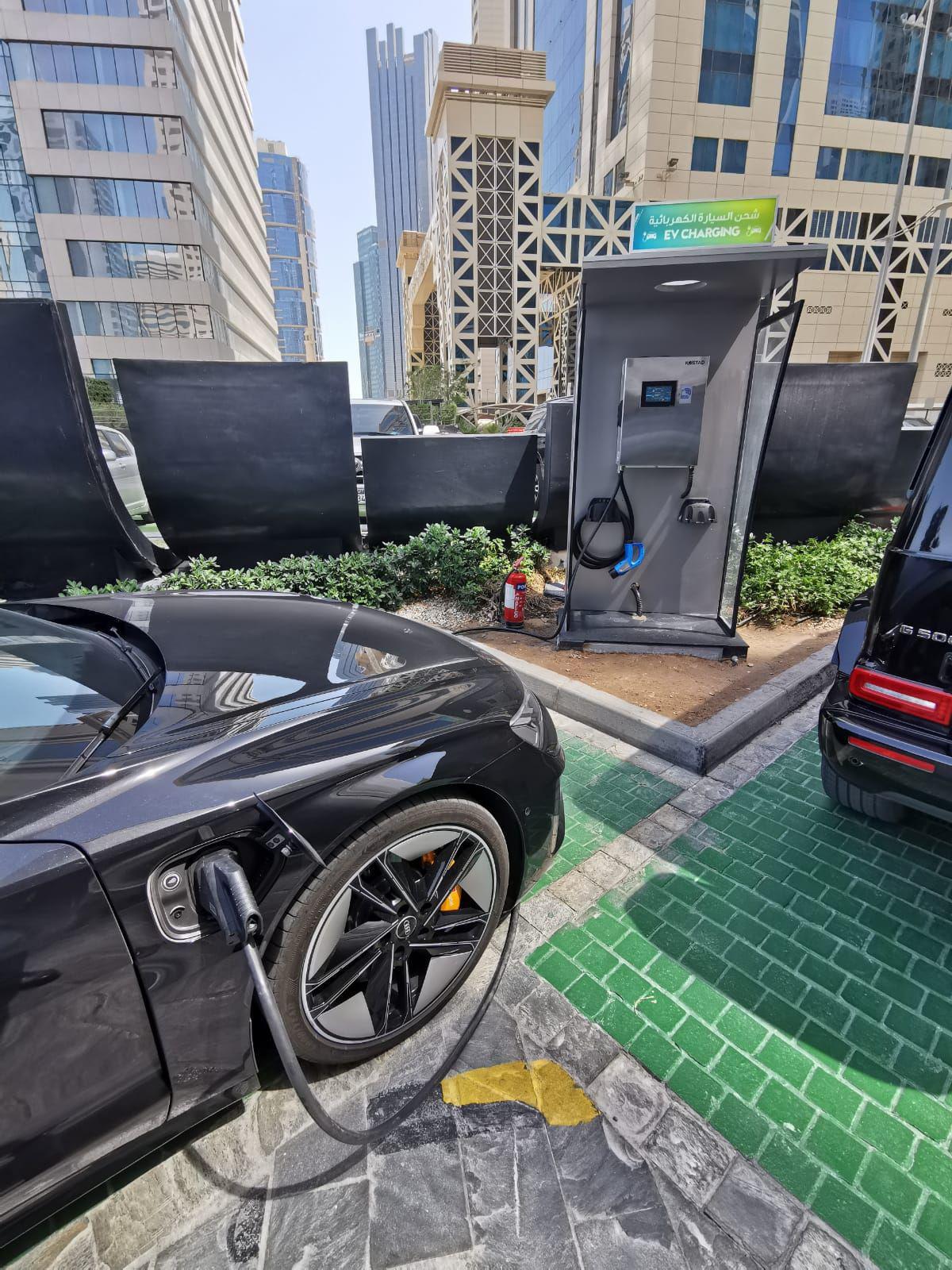 W Doha Hotel | Doha, Doha Municipality | EV Station