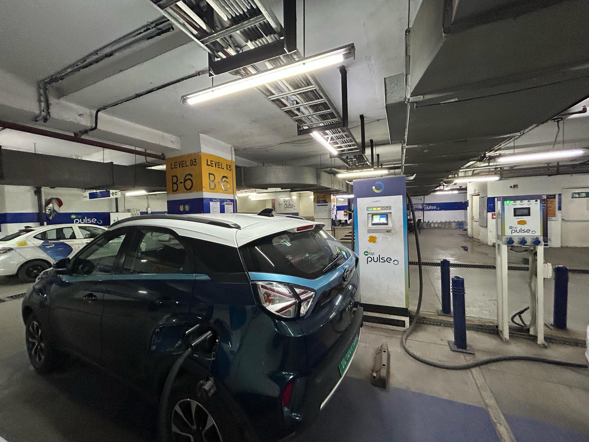 Jio bp Pulse EV Charging Hub Delhi DL EV Station jio-bp-pulse-ev-charging-hub-delhi-dl-ev-station