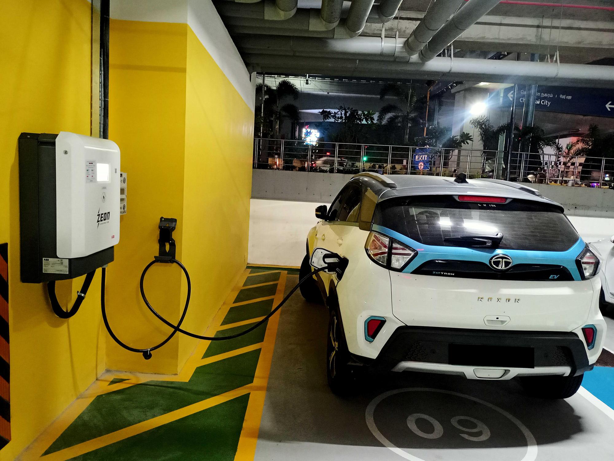 Zeon charging - 24kW DC CCS Charger , 7.4kW AC Type2 charger | Chennai ...