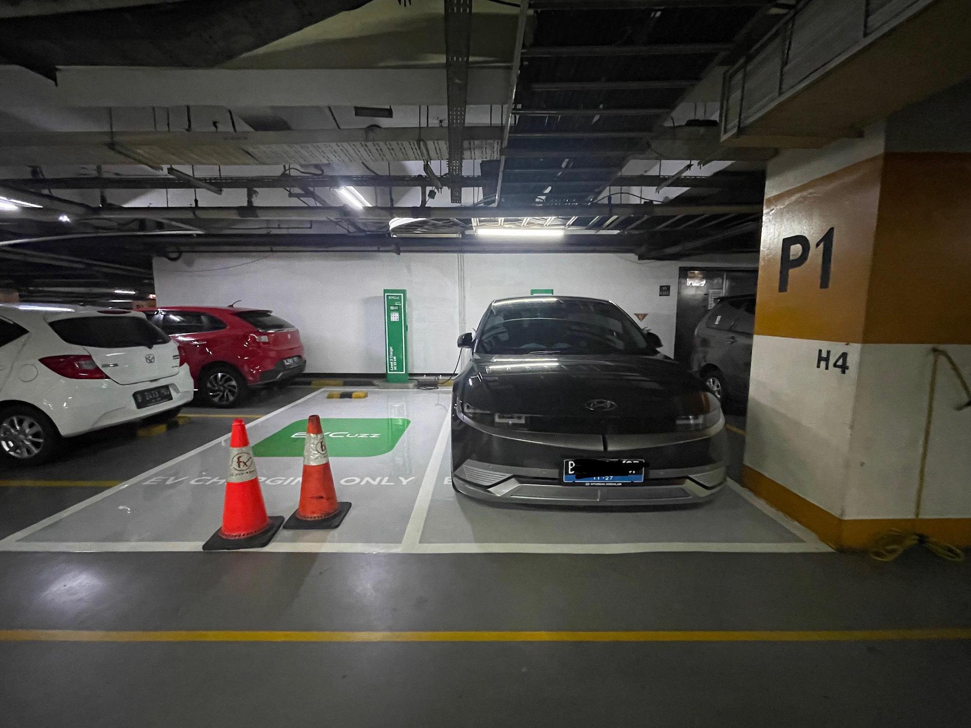 EVCuzz - FX Sudirman | FX Lifestyle Centre Fl. 02, Jl. Jenderal ...