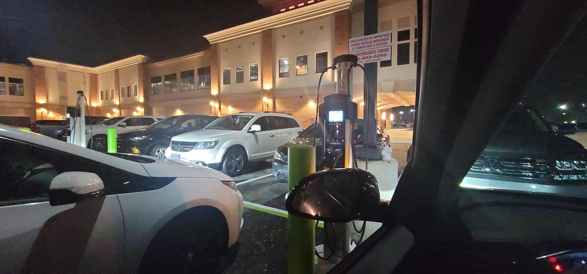 Levis Commons | Perrysburg, OH | EV Station