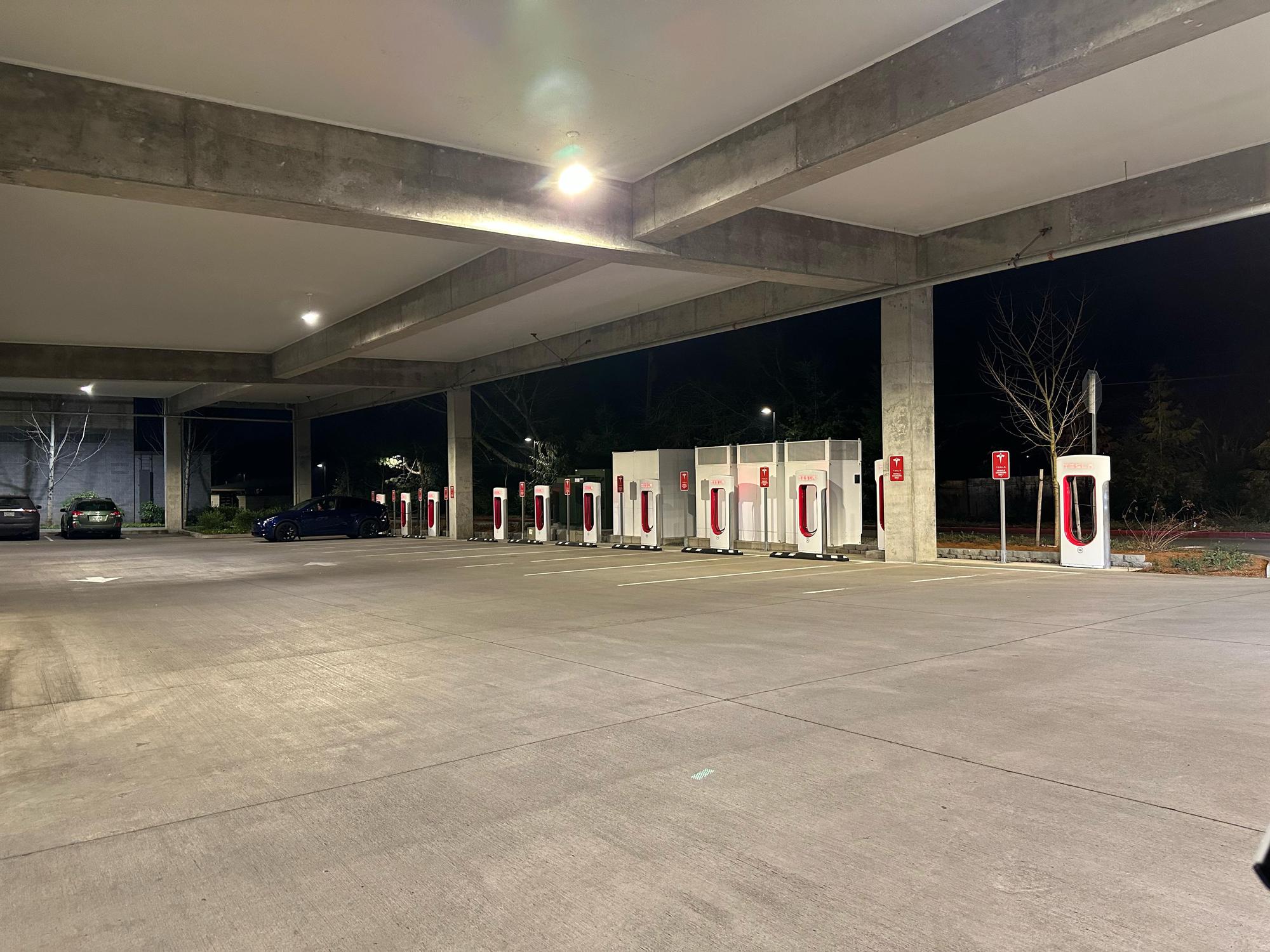 Cedar Hills Crossing | Beaverton, OR | EV Station