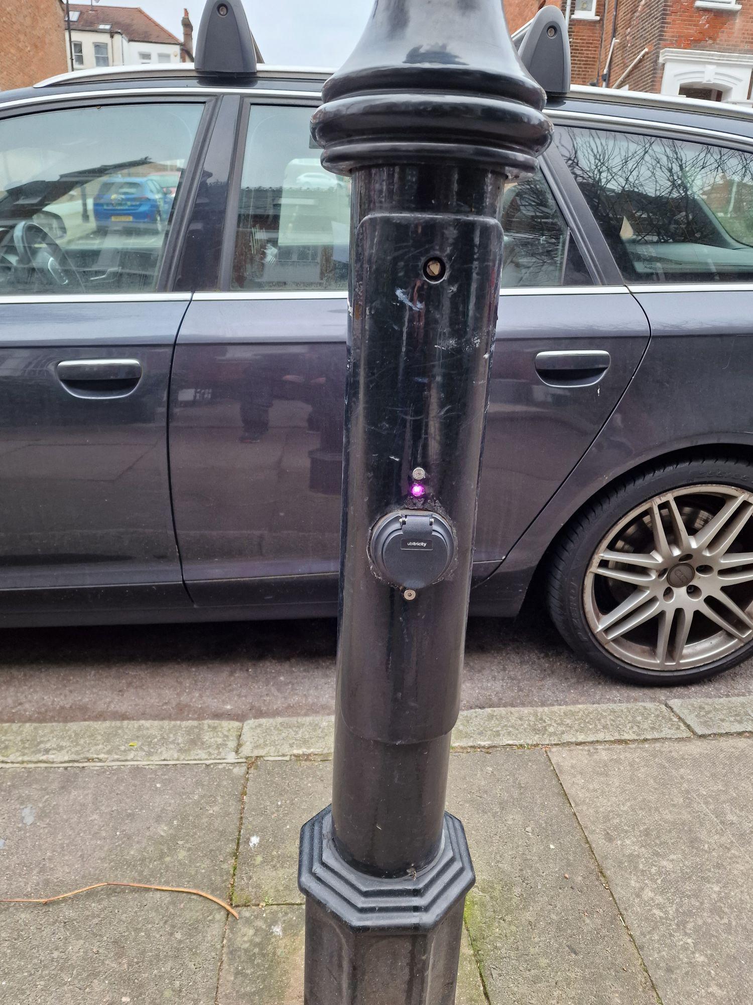 34 Whitehall Park Parking | 34 Whitehall Park, London N19 3TW, UK | EV ...