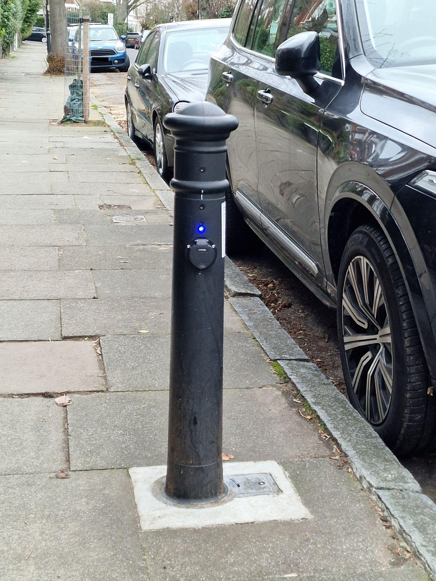 47 Whitehall Park Parking | 47 Whitehall Park, London N19 3TW, UK | EV ...