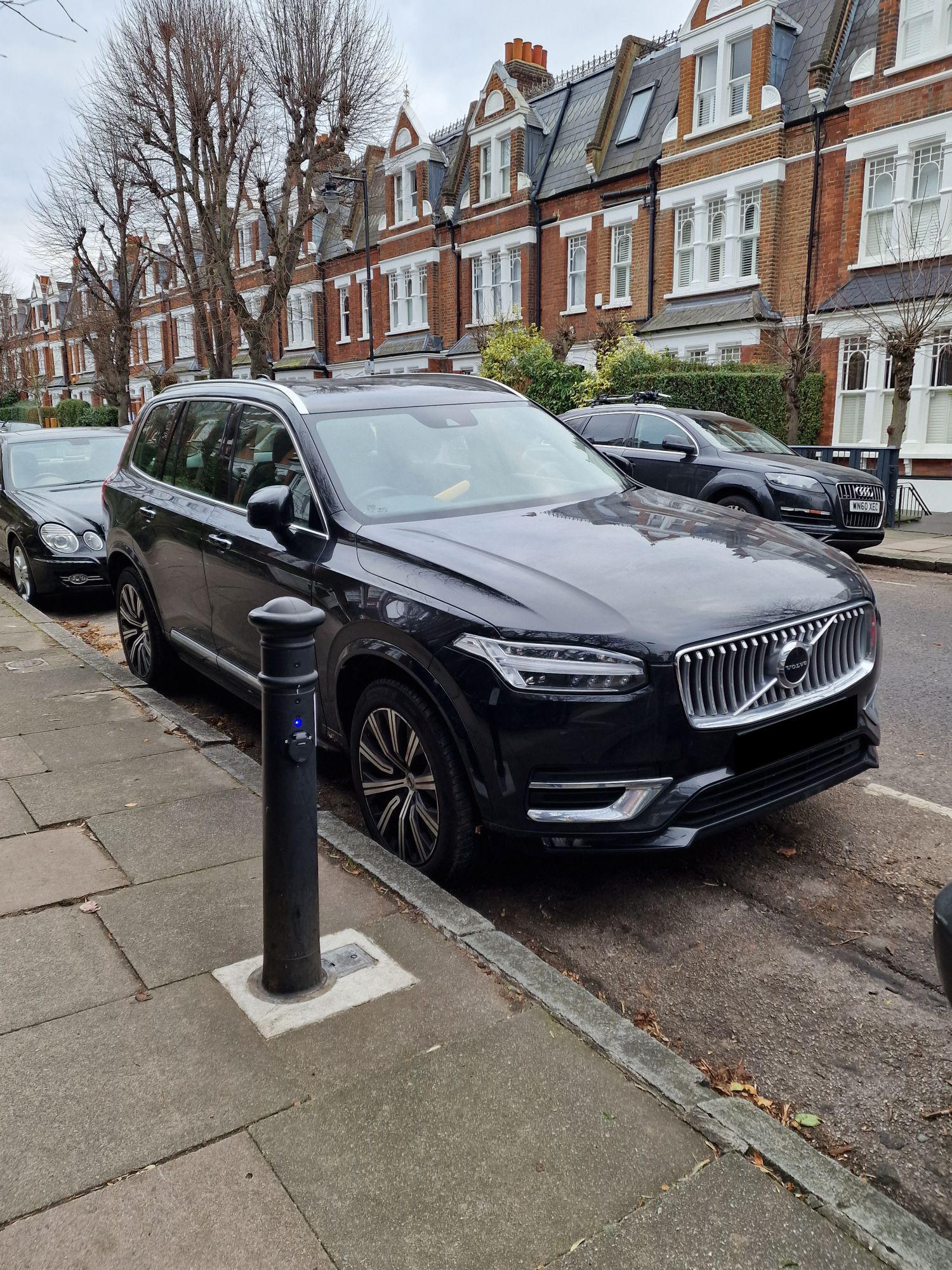 47 Whitehall Park Parking | 47 Whitehall Park, London N19 3TW, UK | EV ...