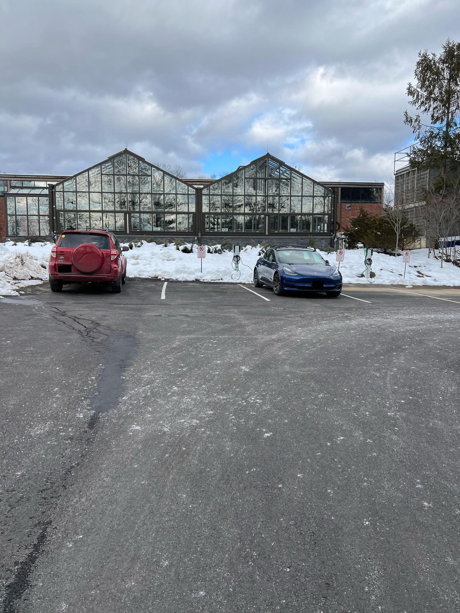 Skidmore College - Hoge Hall (1) | Saratoga Springs, NY | EV Station