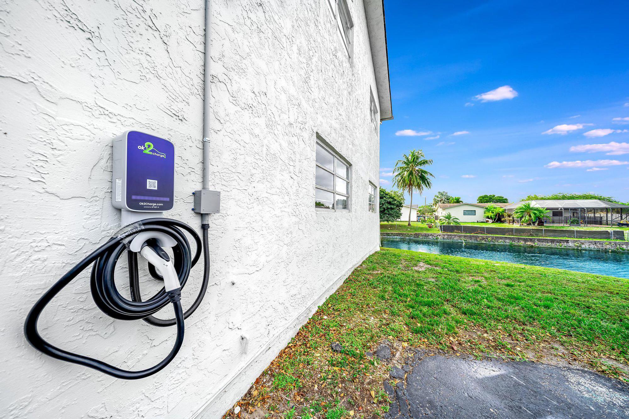 West Palm Beach FR Rocky Creek | Coconut Creek, FL | EV Station
