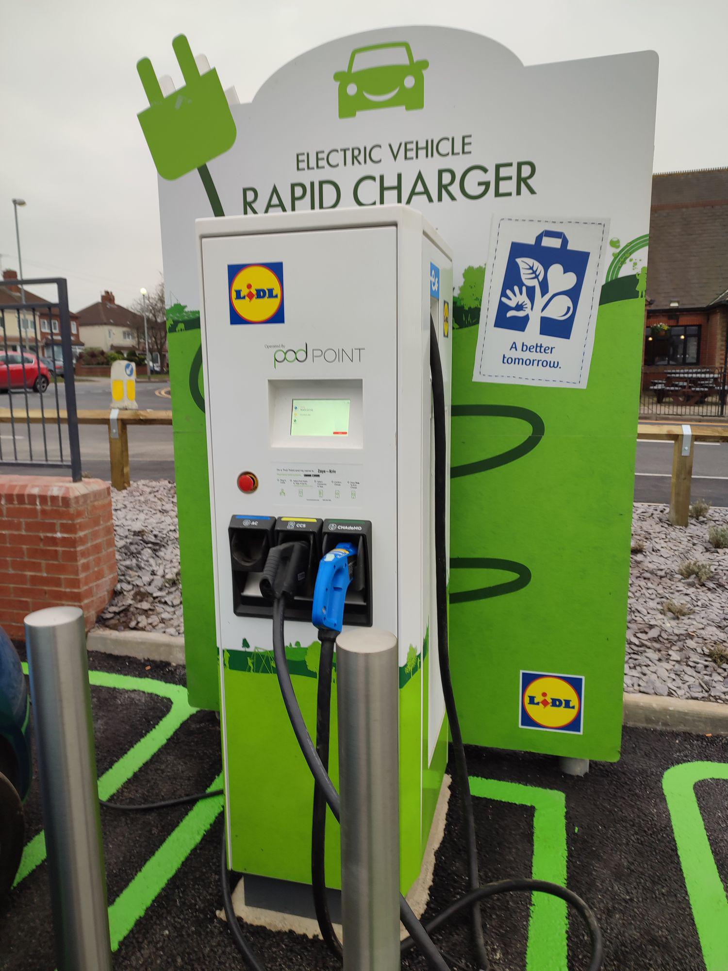 Lidl Castleford | Park Rd, Castleford, WF10 4RS, United Kingdom | EV ...