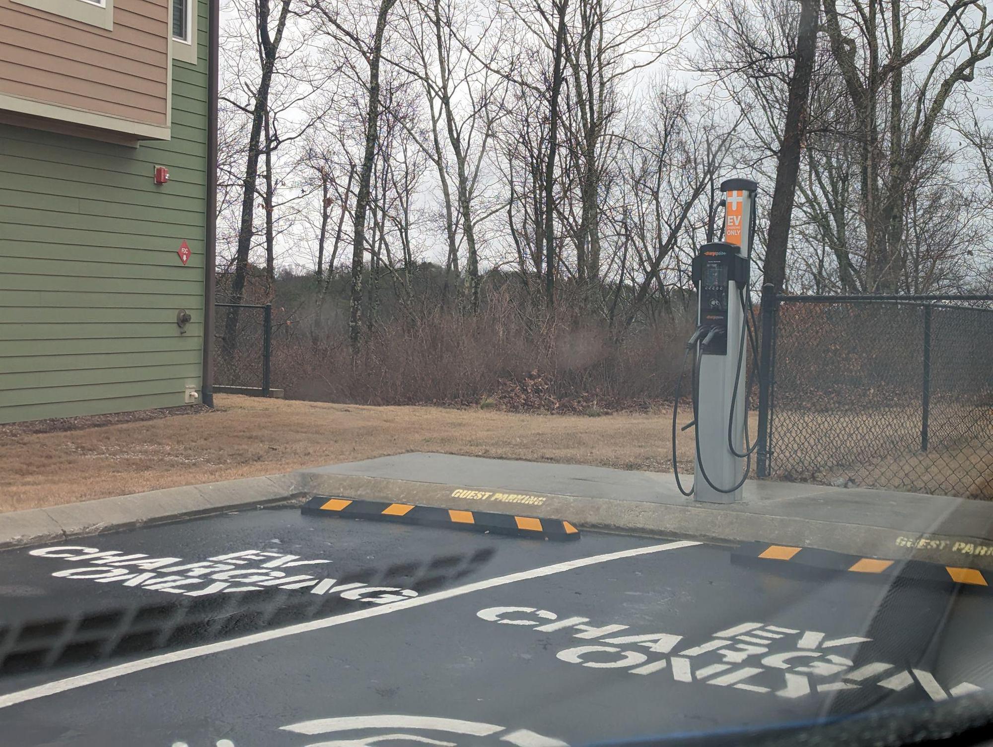 Integra Vista Aparments | Chattanooga, TN | EV Station