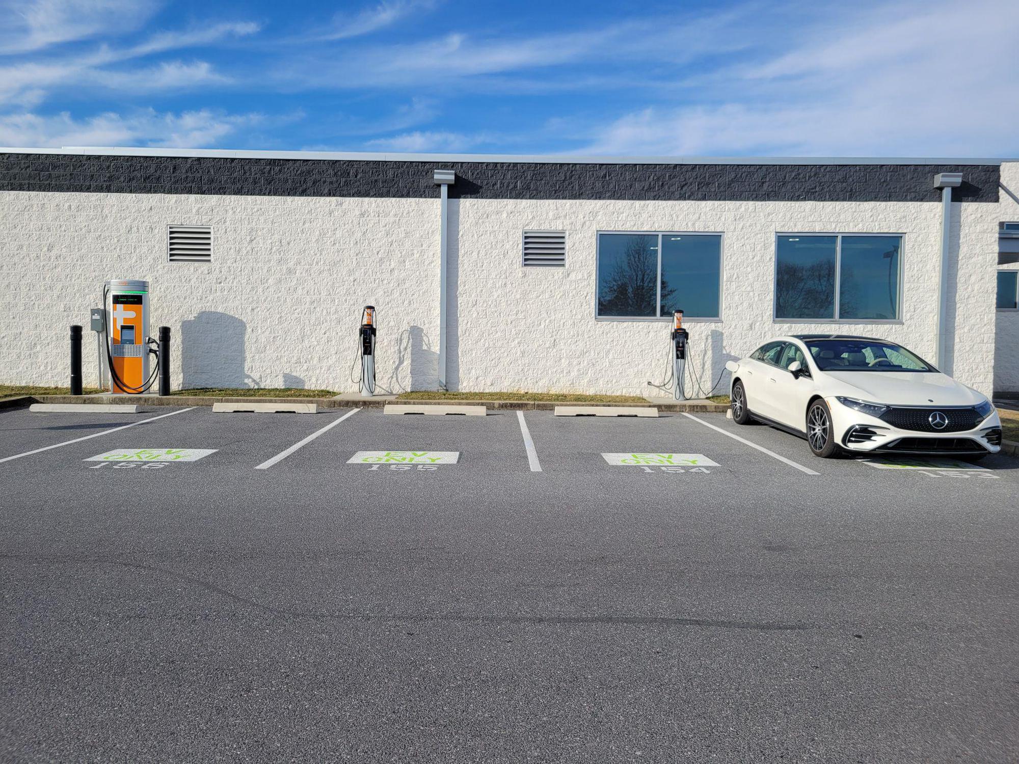 Sun Motor Cars Mercedes Benz | Mechanicsburg, PA | EV Station