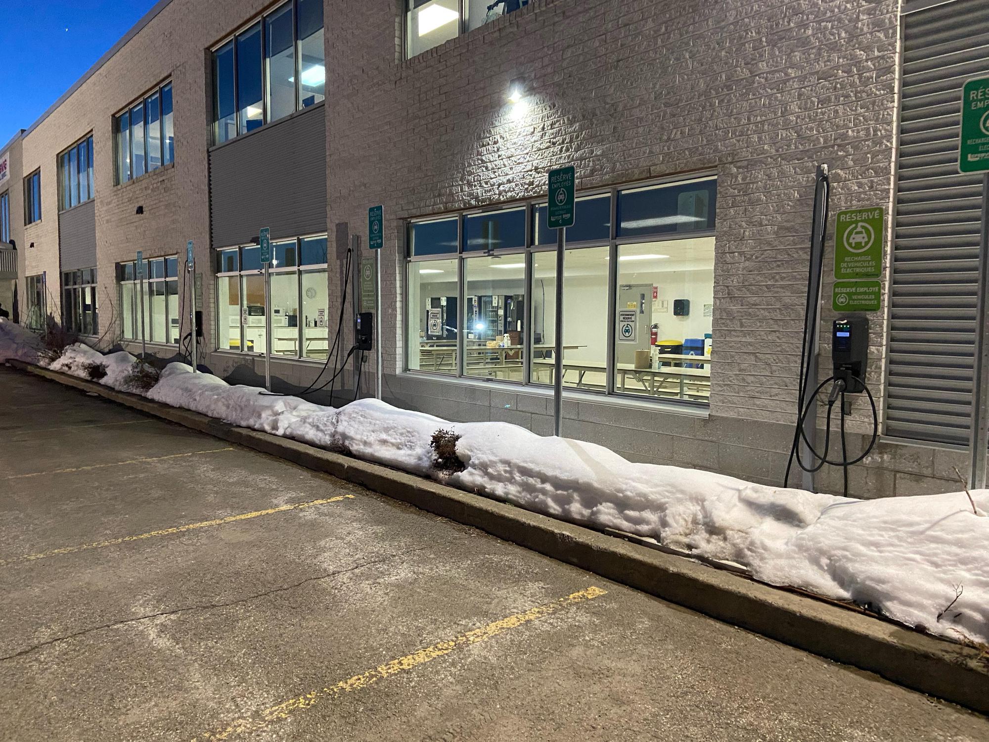 Lefebvre & Benoit BMB Employés | Terrebonne, QC | EV Station