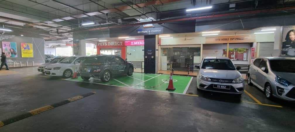Kineta | MYDIN Subang Jaya (22kW AC) | Subang Jaya, Selangor | EV Station