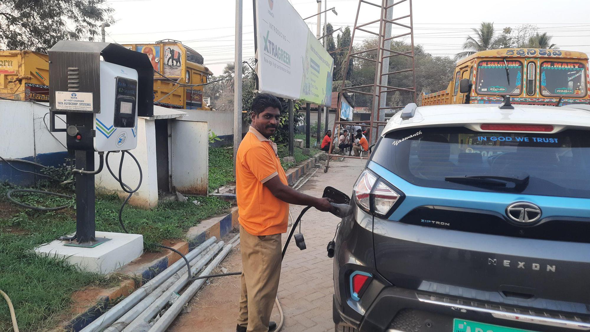 IOCL Perecherla - Tata Power (30 kW) | 888X+5RC, Andhra Pradesh 522005 ...