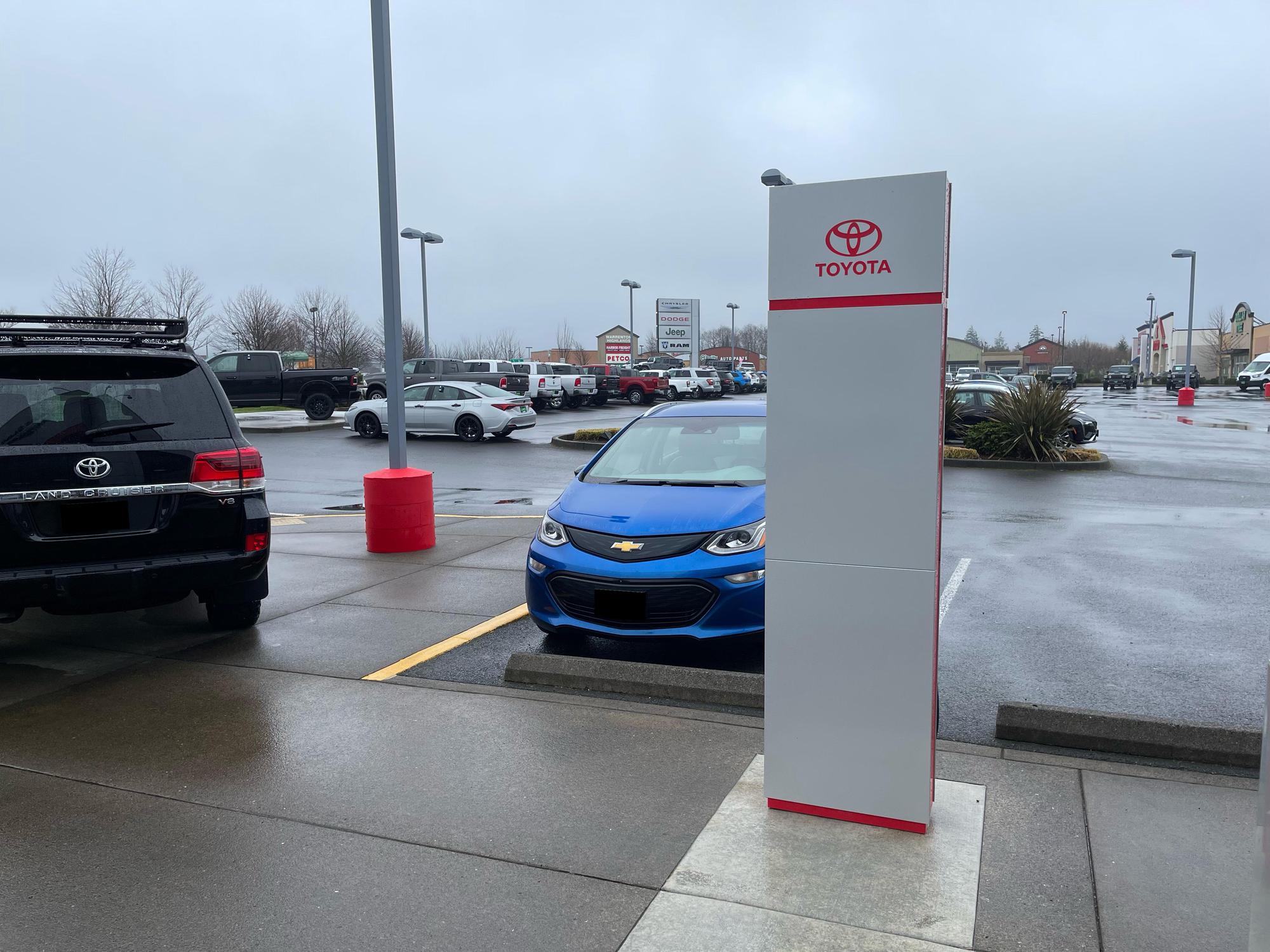 Lum's Auto Center | Warrenton, OR | EV Station