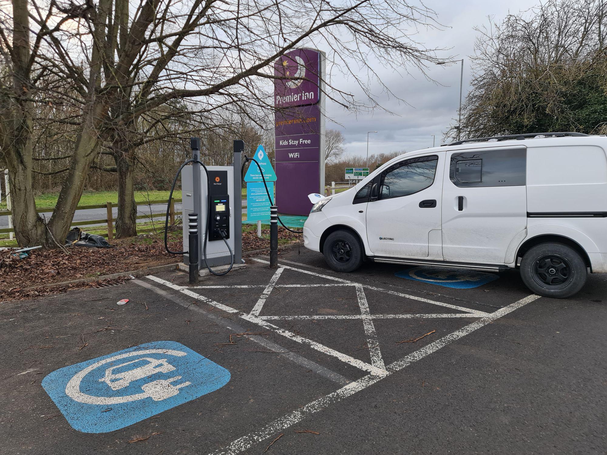 Premier Inn Kettering (2) | Warren Hill, Kettering, NN16 8FX, UK | EV ...