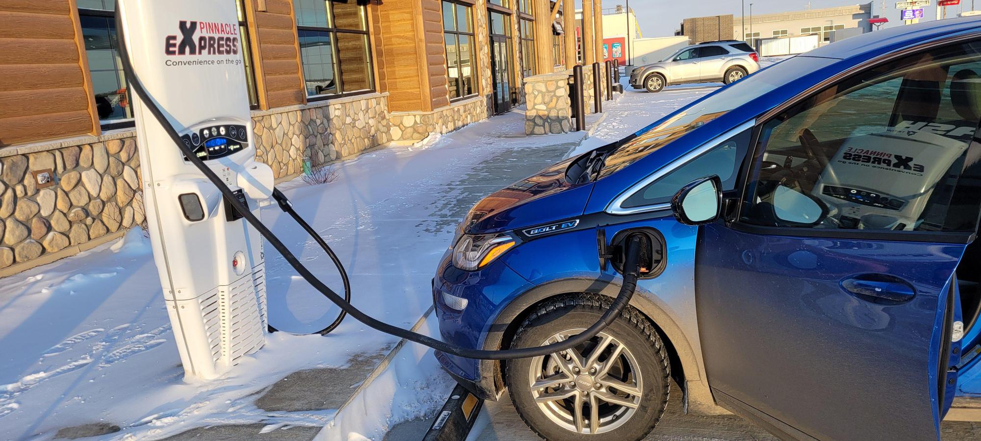 Pinnacle Express | Minot, ND | EV Station