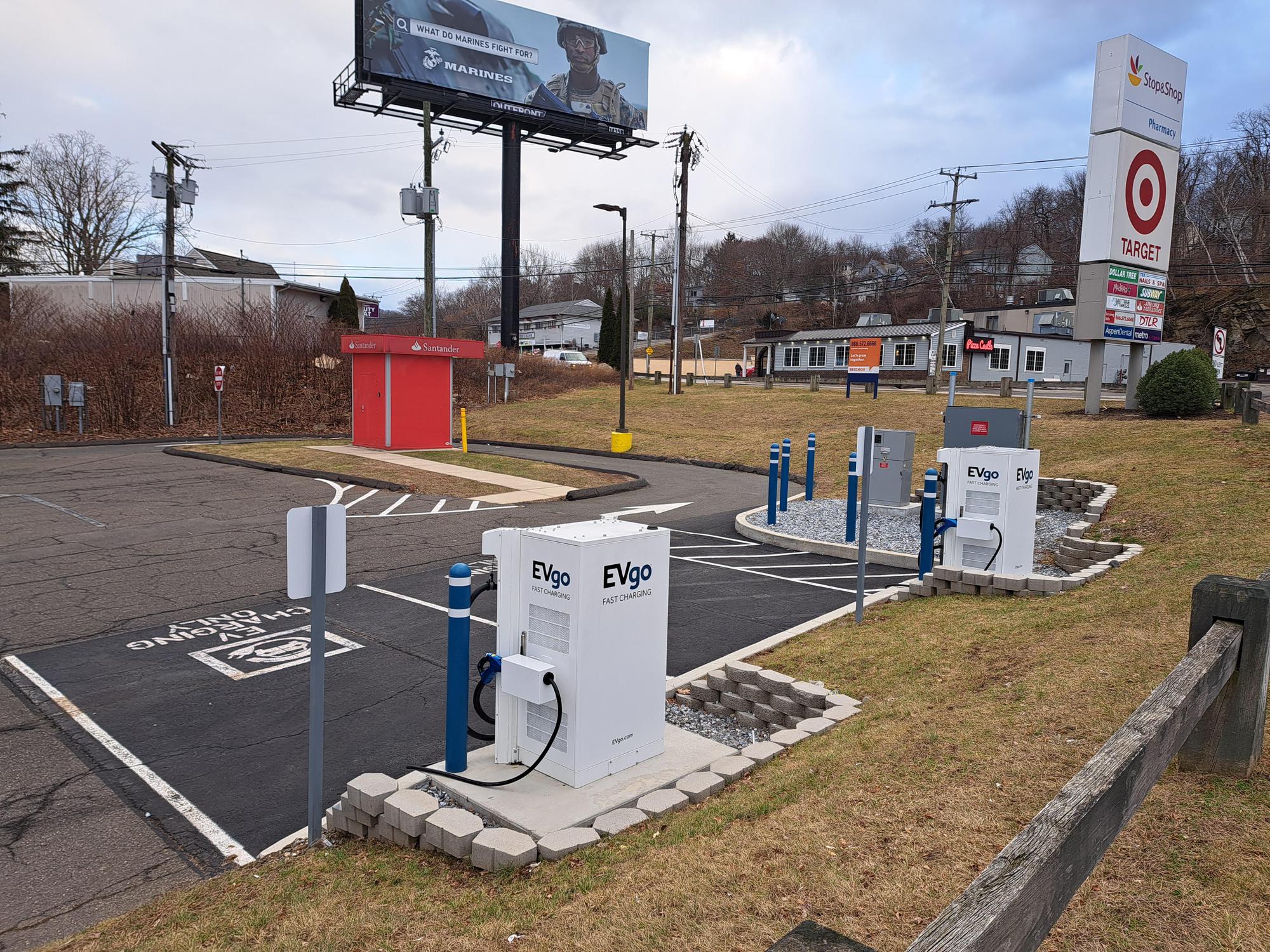 Waterbury Plaza | Waterbury, CT | EV Station