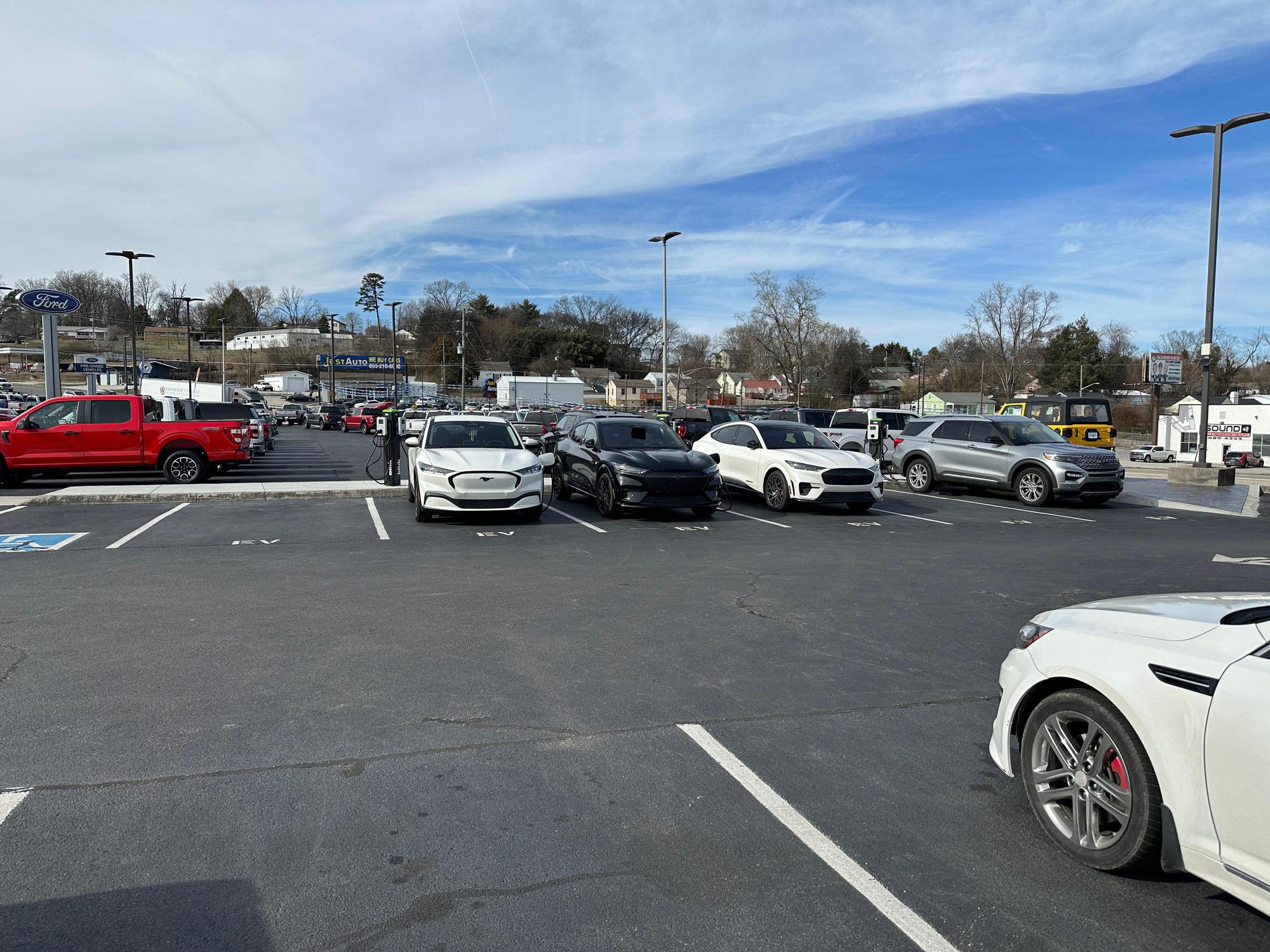 Lance Cunningham Ford | Knoxville, TN | EV Station