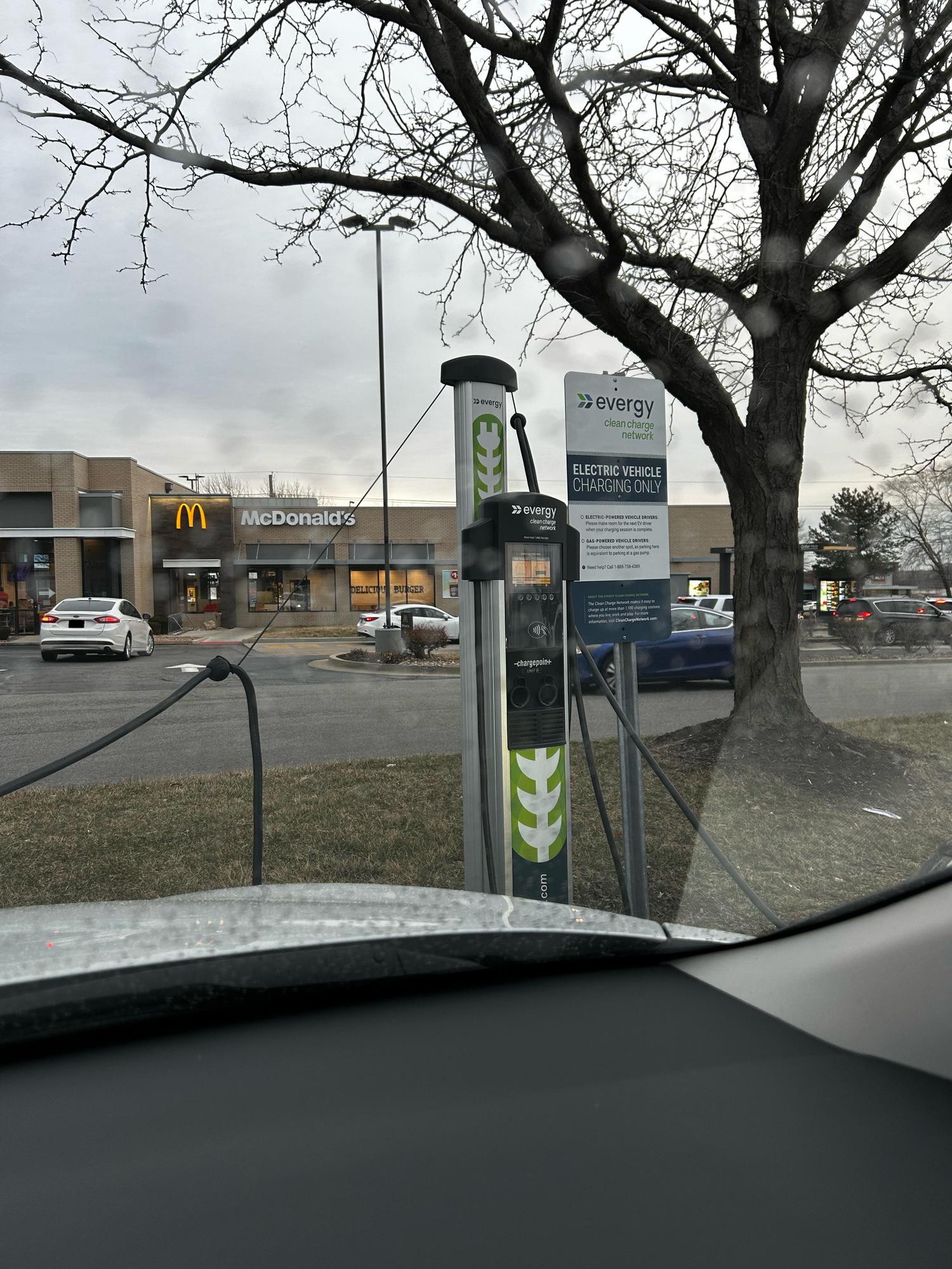 Hy-Vee | Overland Park, KS | EV Station