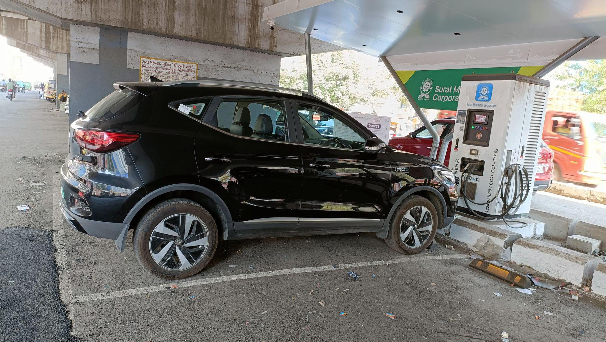 Evolute Surat,SMC Fast Charger (60 KW) | Surat, GJ | EV Station