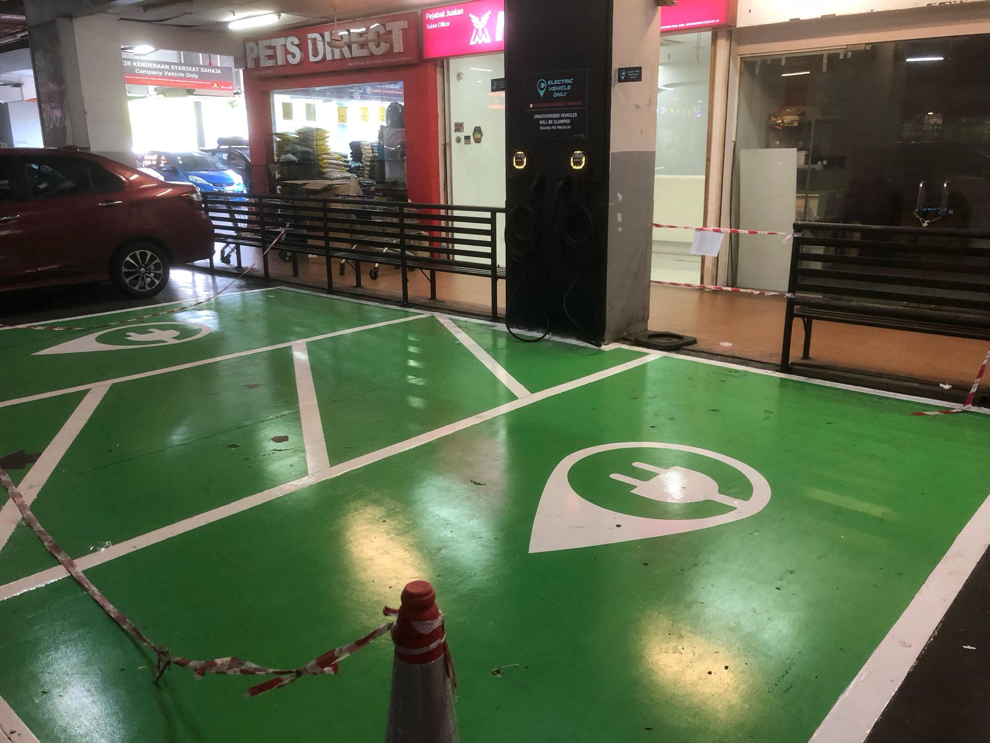 Kineta | MYDIN Subang Jaya (22kW AC) | Subang Jaya, Selangor | EV Station