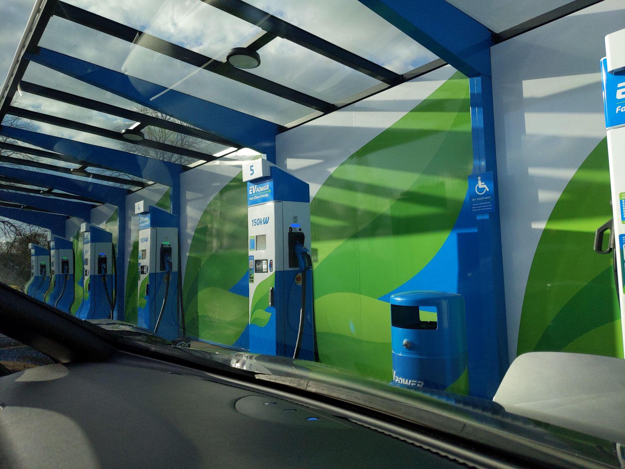 BP Stanton St Quintin | Lower Stanton St Quintin, England | EV Station