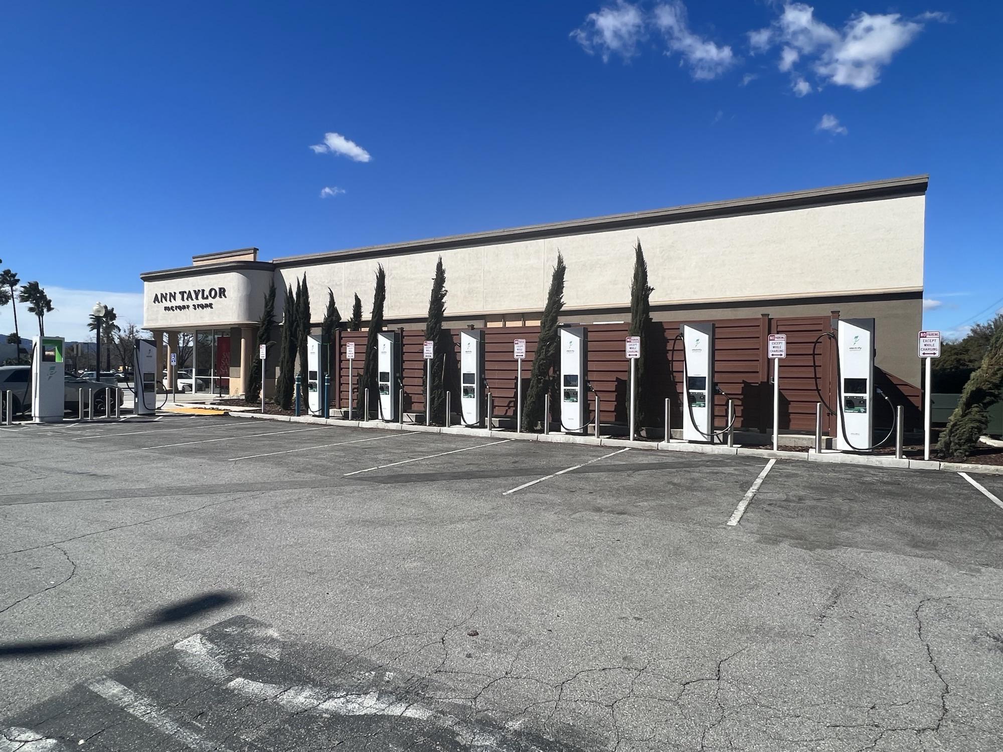 Gilroy Premium Outlets (3) | Gilroy, CA | EV Station