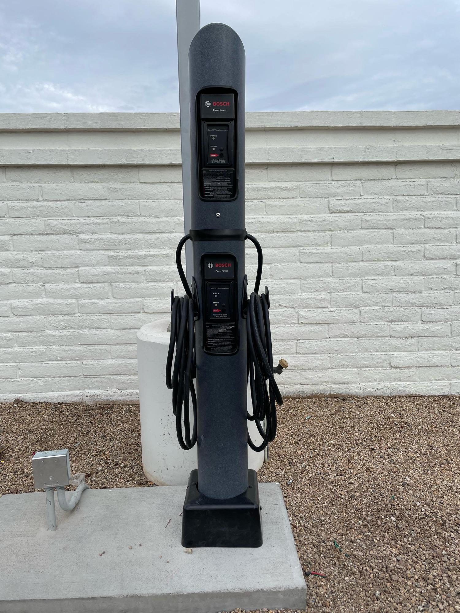 Chapman BMW | Phoenix, AZ | EV Station