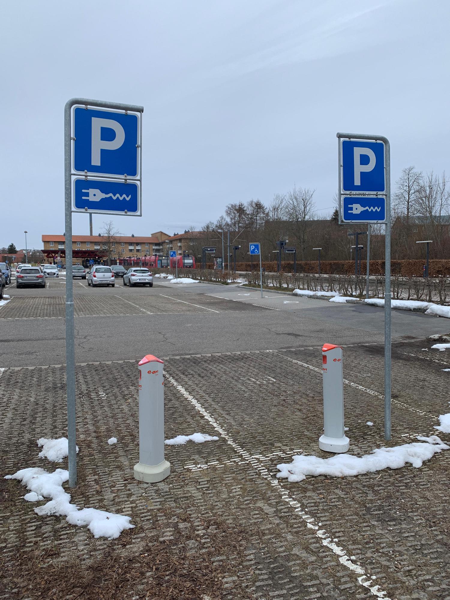 Farum Station | Jernbanevej 1, 3520 Farum, Denmark | EV Station
