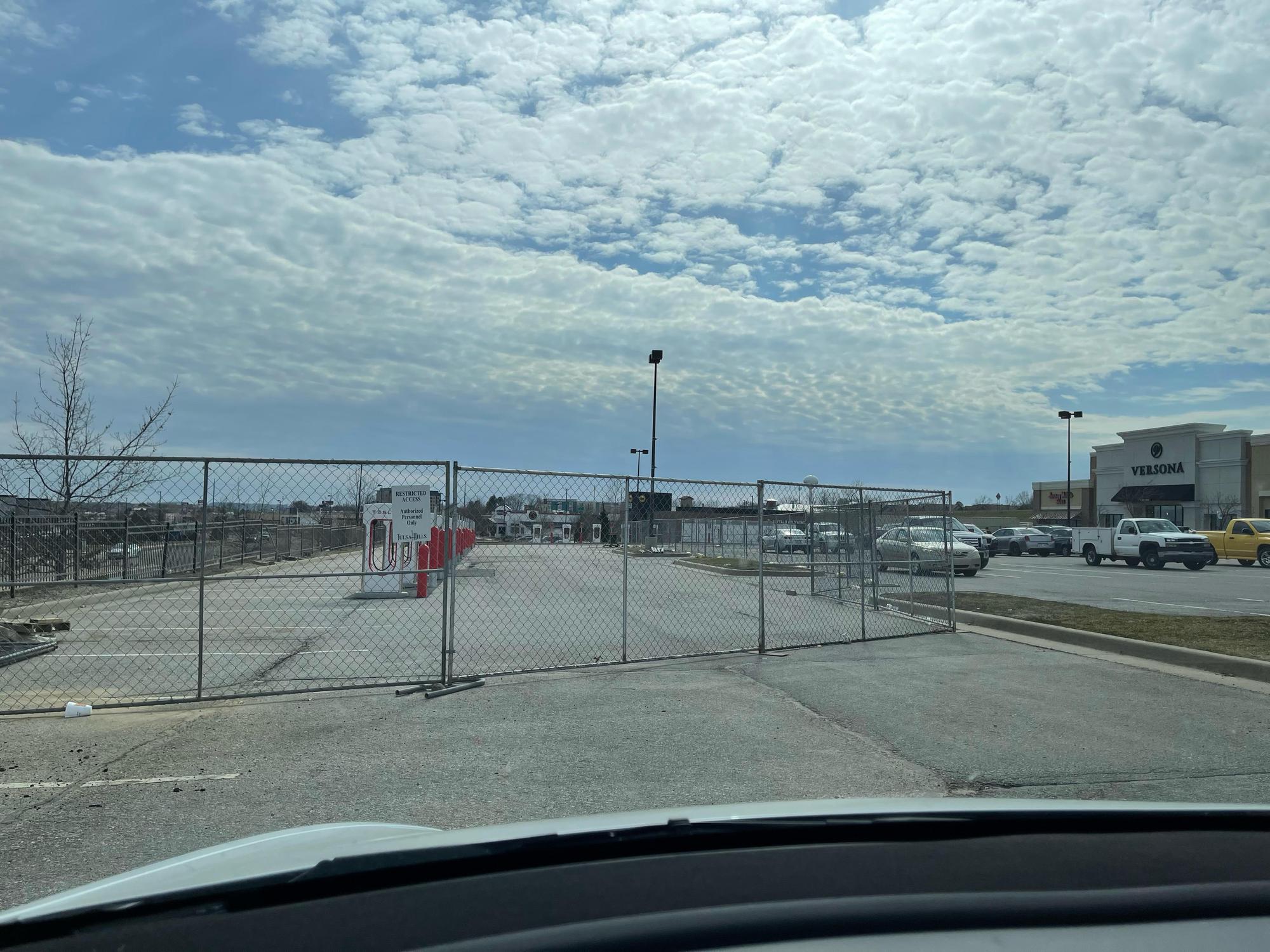 Tulsa Hills Shopping Center | Tulsa, OK | EV Station