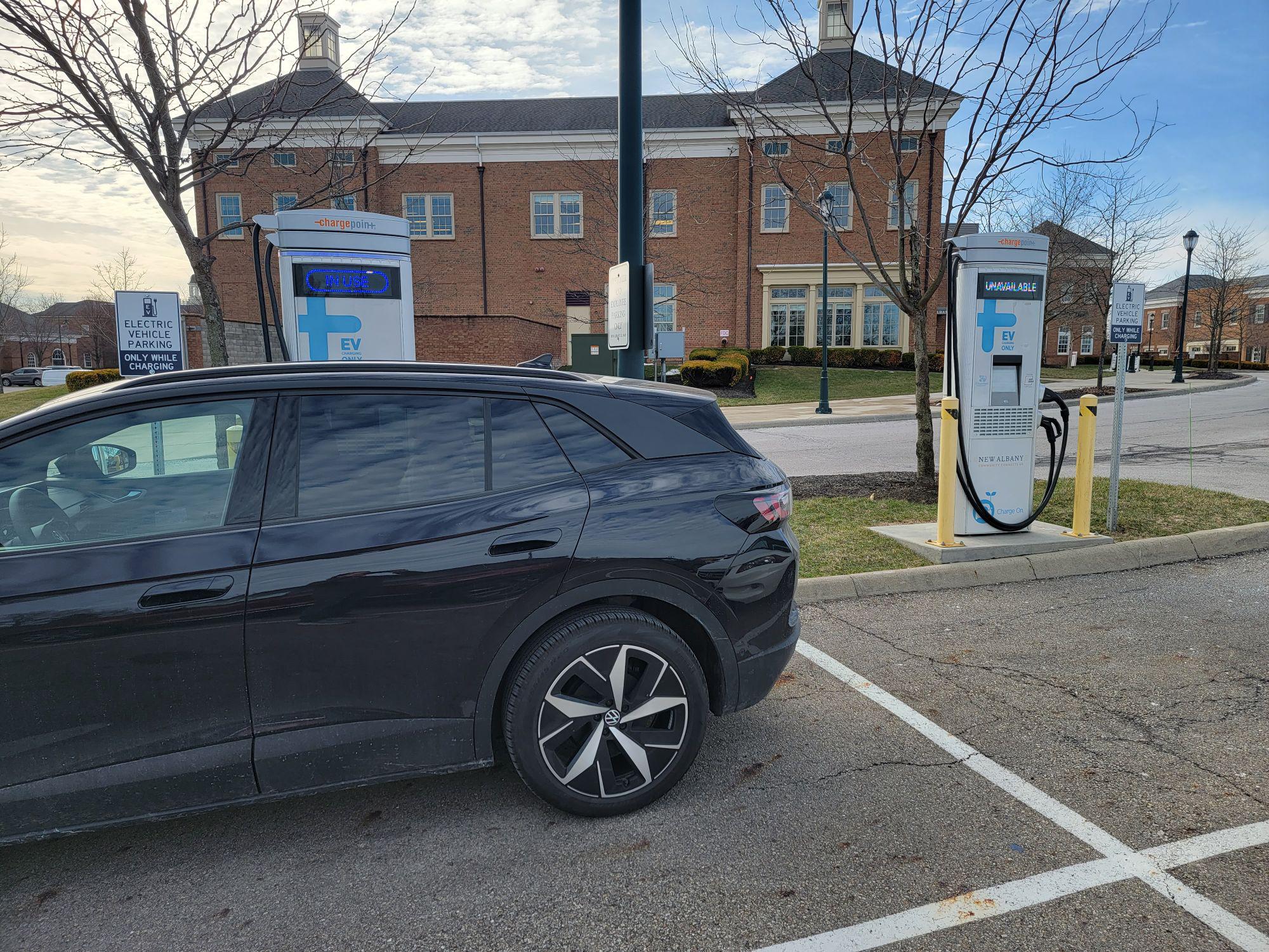 Philip Heit Center for Healthy New Albany | New Albany, OH | EV Station