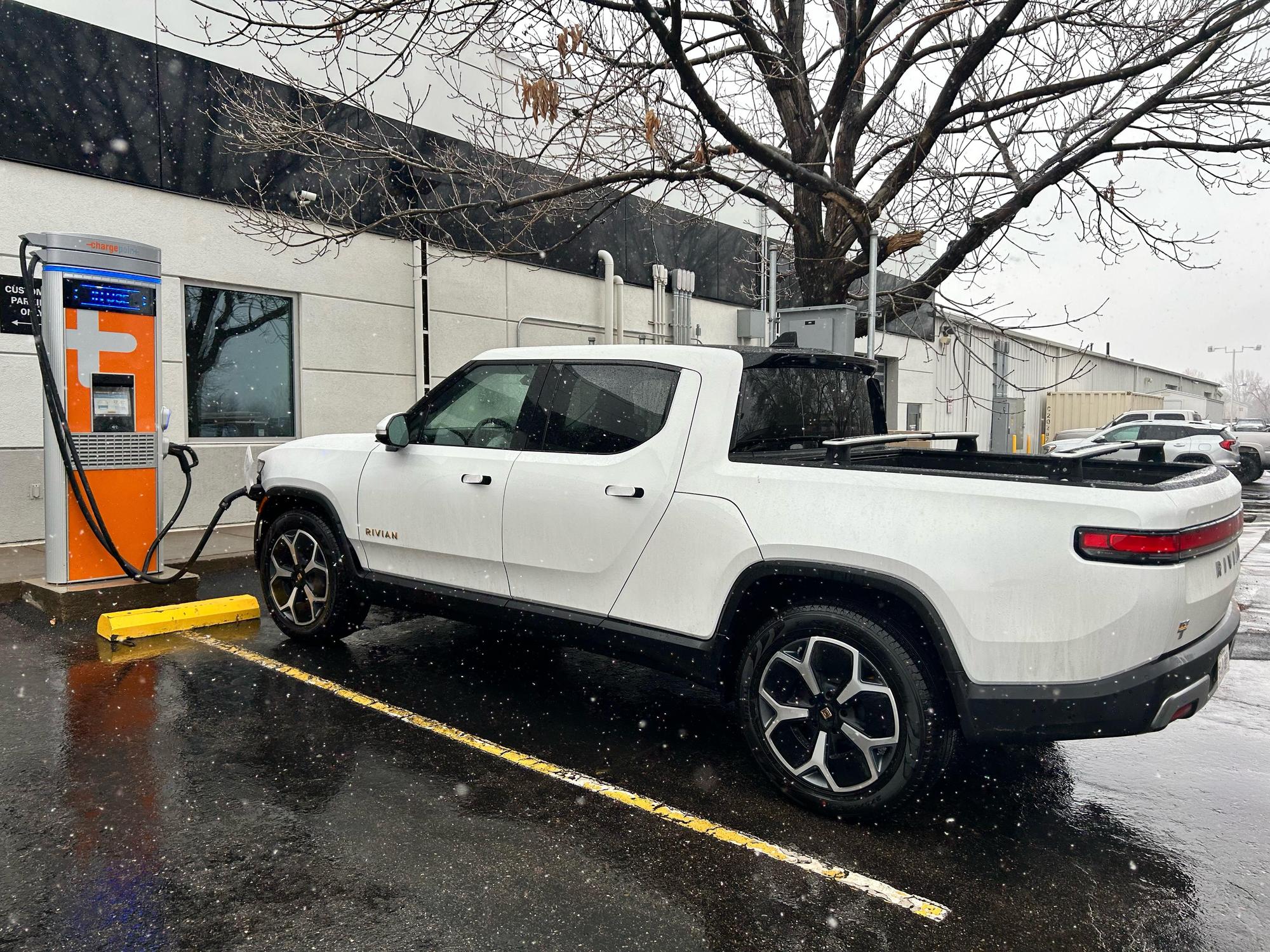 Dellenbach Subaru | Fort Collins, CO | EV Station