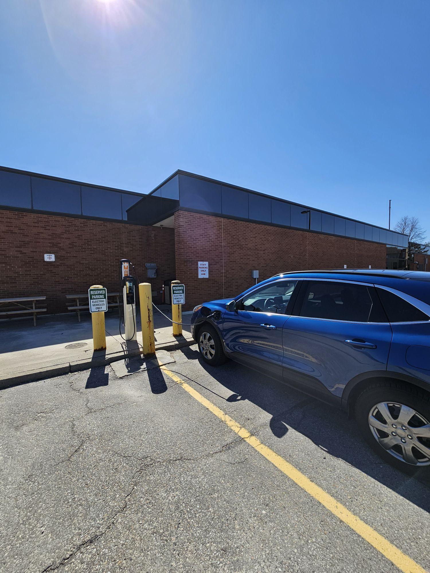 Service Ontario | Whitby, ON | EV Station