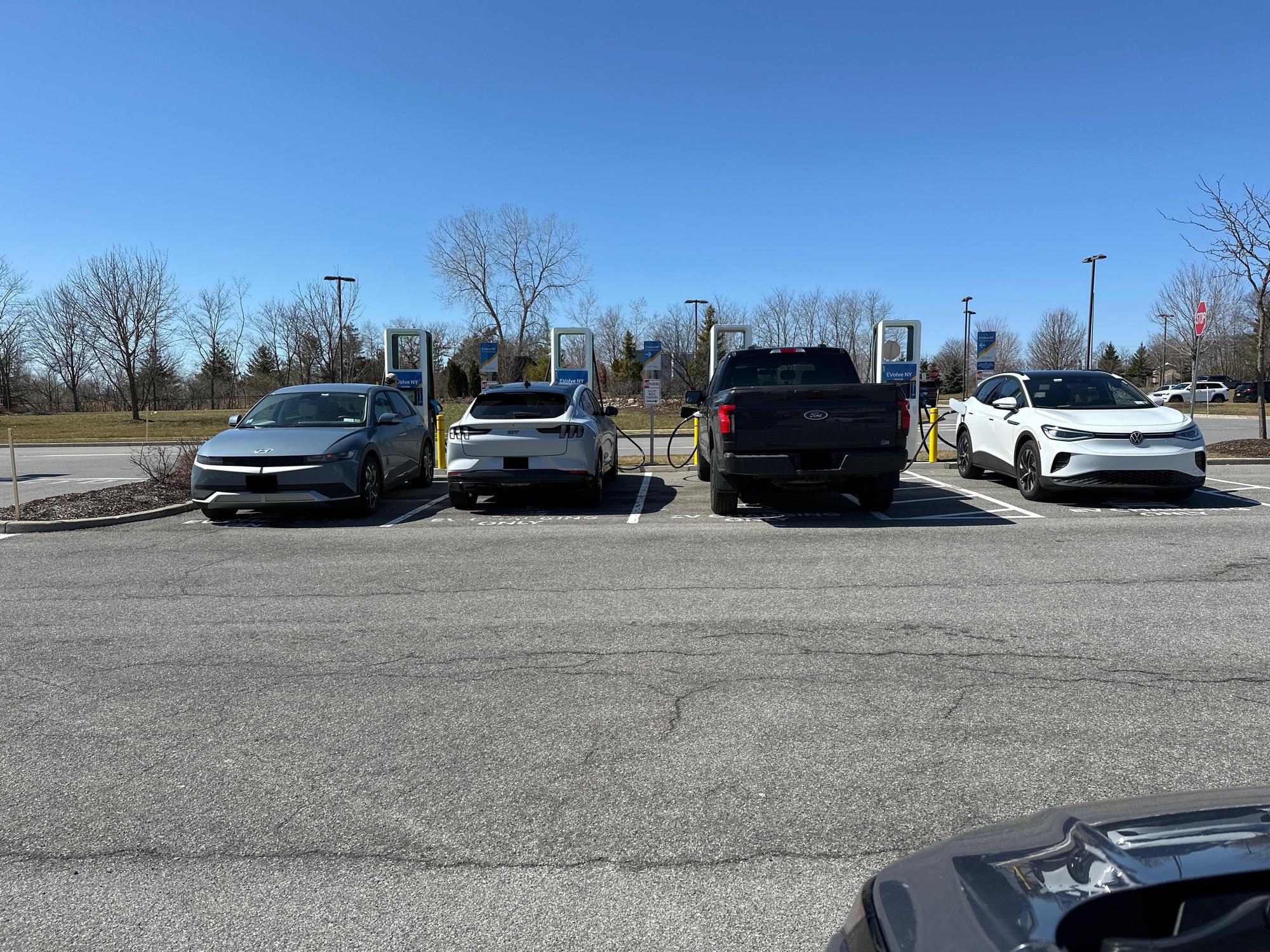 Victor Crossing | Victor, NY | EV Station