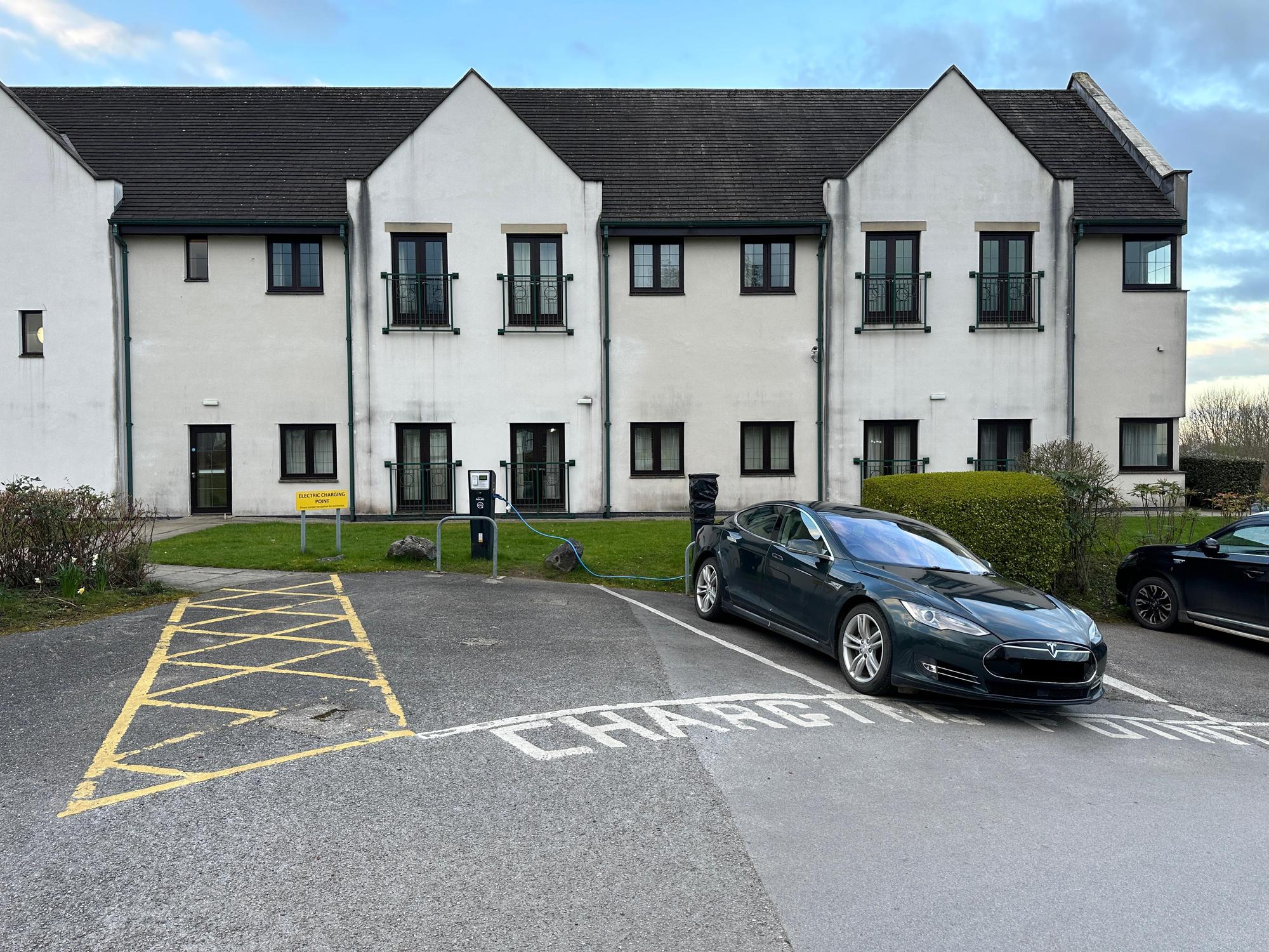 Lancaster House Hotel | Bailrigg, England | EV Station