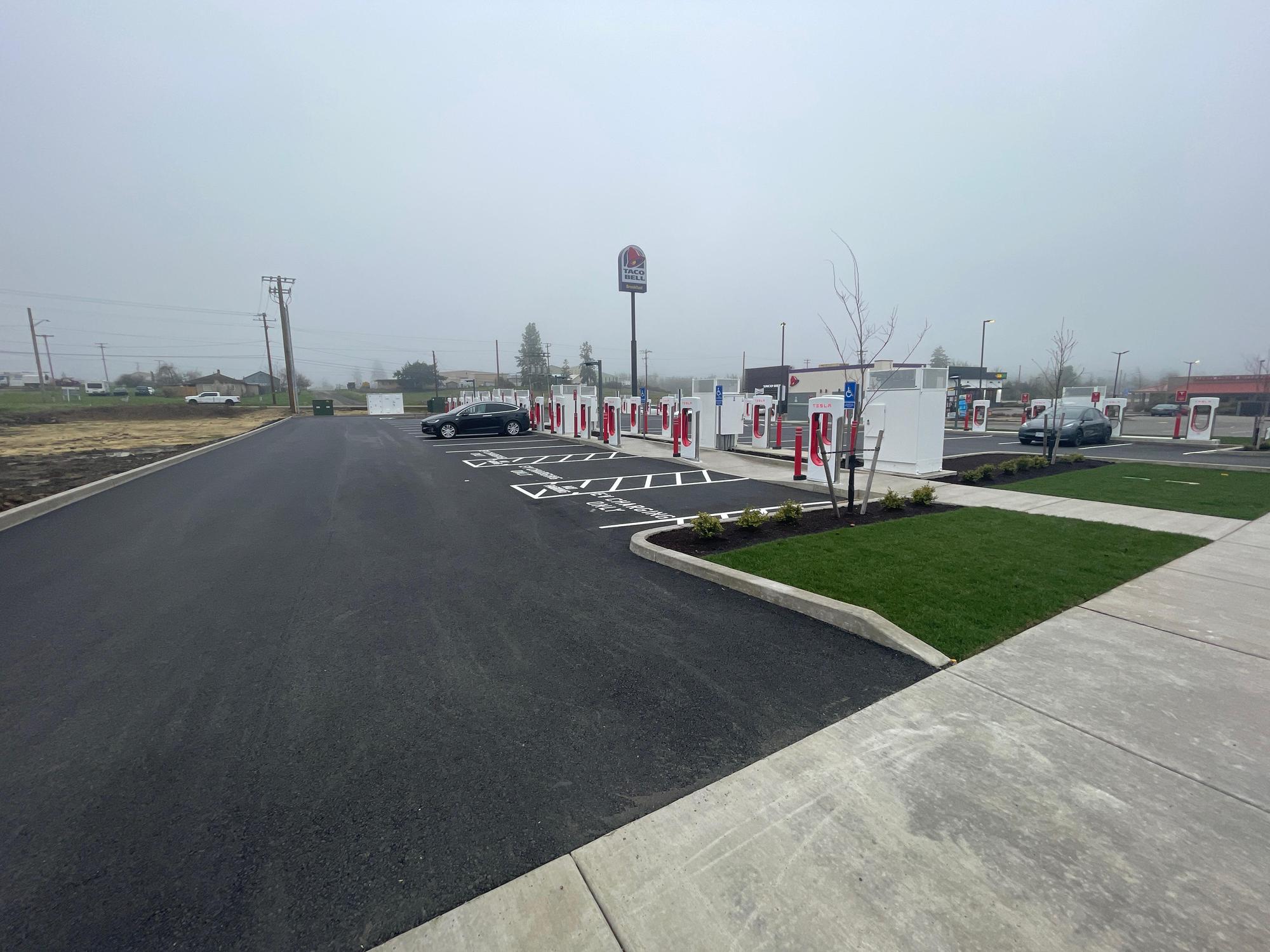 Clover Leaf Loop Parking Lot | Sutherlin, OR | EV Station