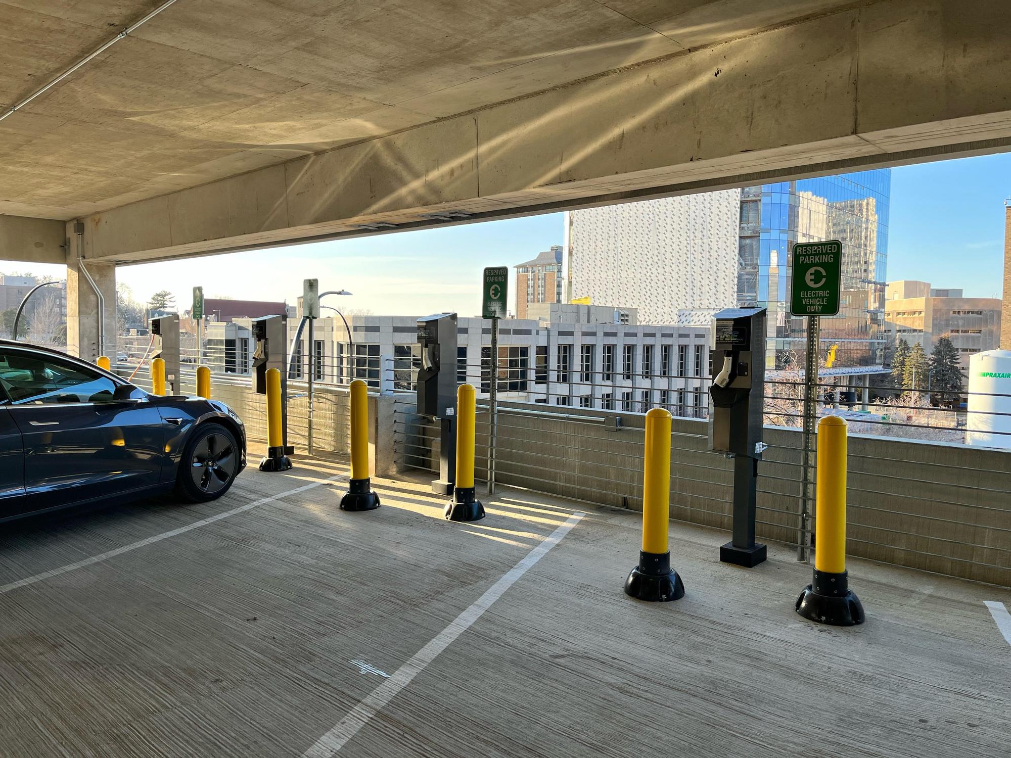 Discovery Square Mayo Clinic - Parking Ramp | Rochester, MN | EV Station