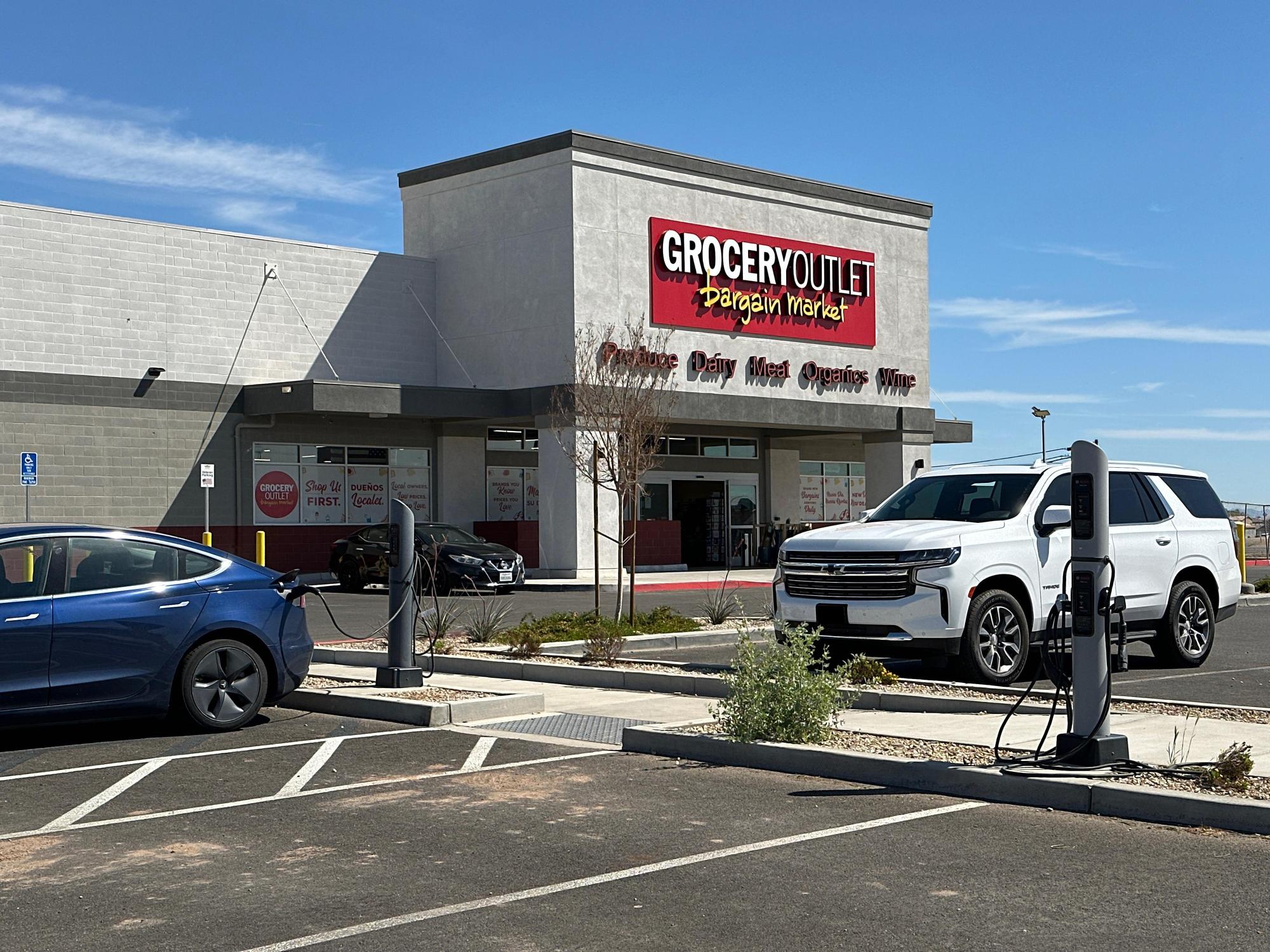 Grocery Outlet | Brawley, CA | EV Station
