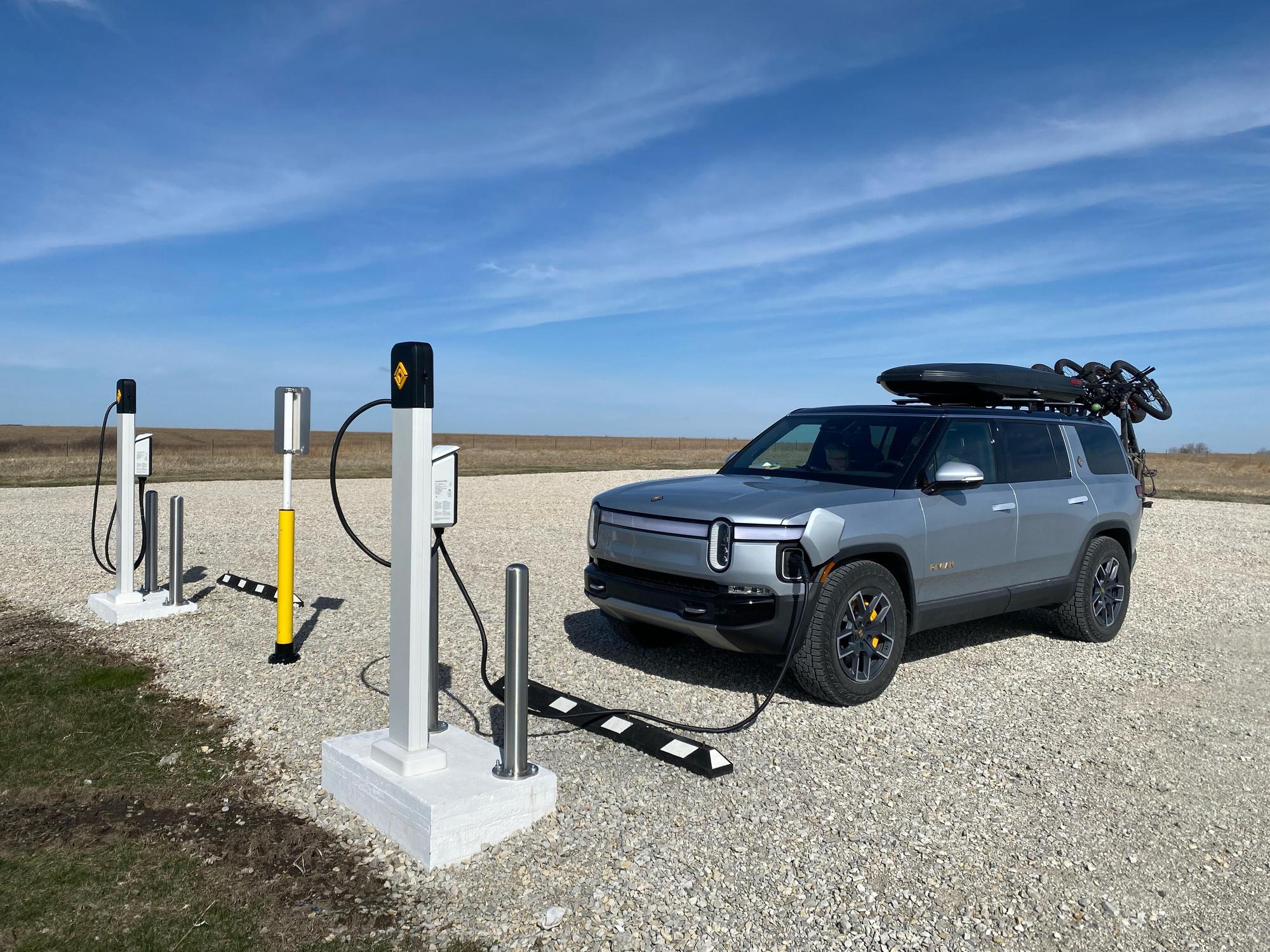 Dunn Ranch Prairie | Hatfield, MO | EV Station