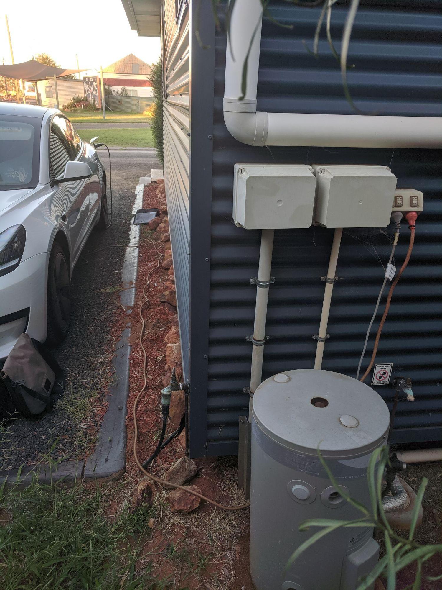 Pick A Box Motel | Morven, QLD | EV Station