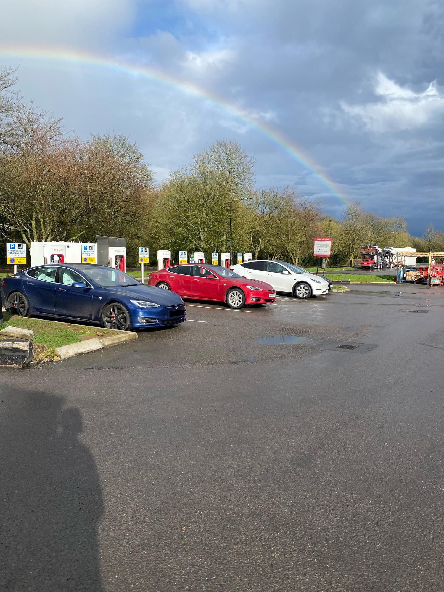 Membury Eastbound Services M4 (2) | Lambourn Woodlands, England | EV ...