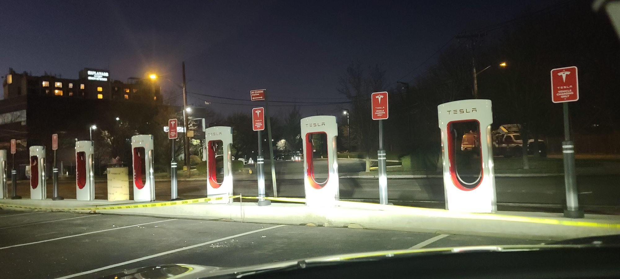 Expressway Plaza | New York, NY | EV Station