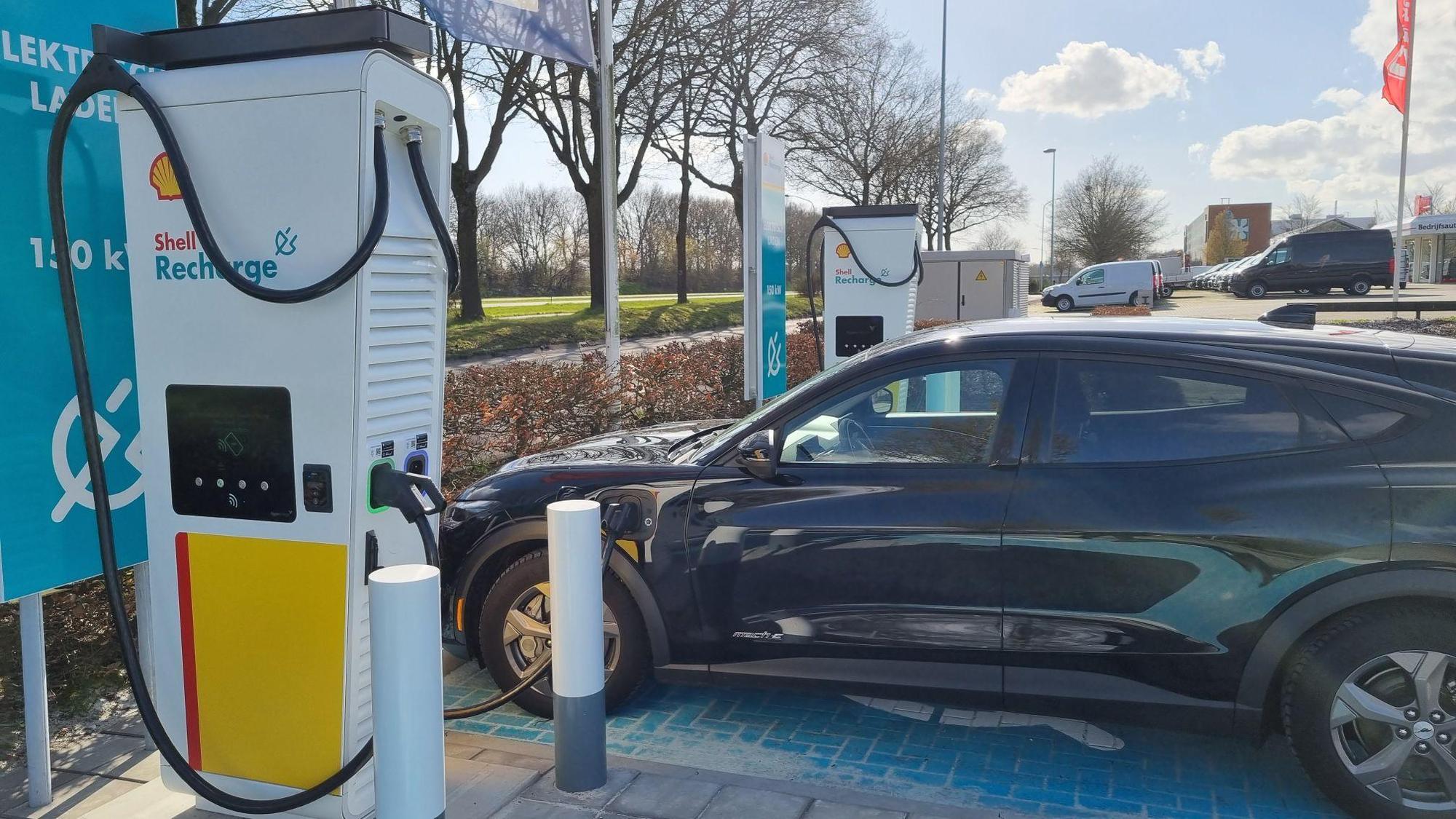 GAMMA bouwmarkt Emmen | Emmen, DR | EV Station