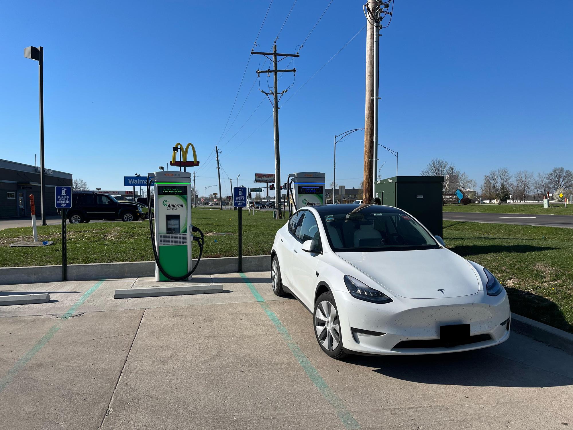Ayerco #29 | Kirksville, MO | EV Station