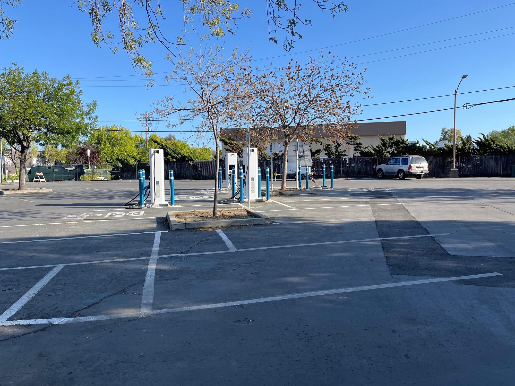 Sunnyvale Shopping Center | Sunnyvale, CA | EV Station