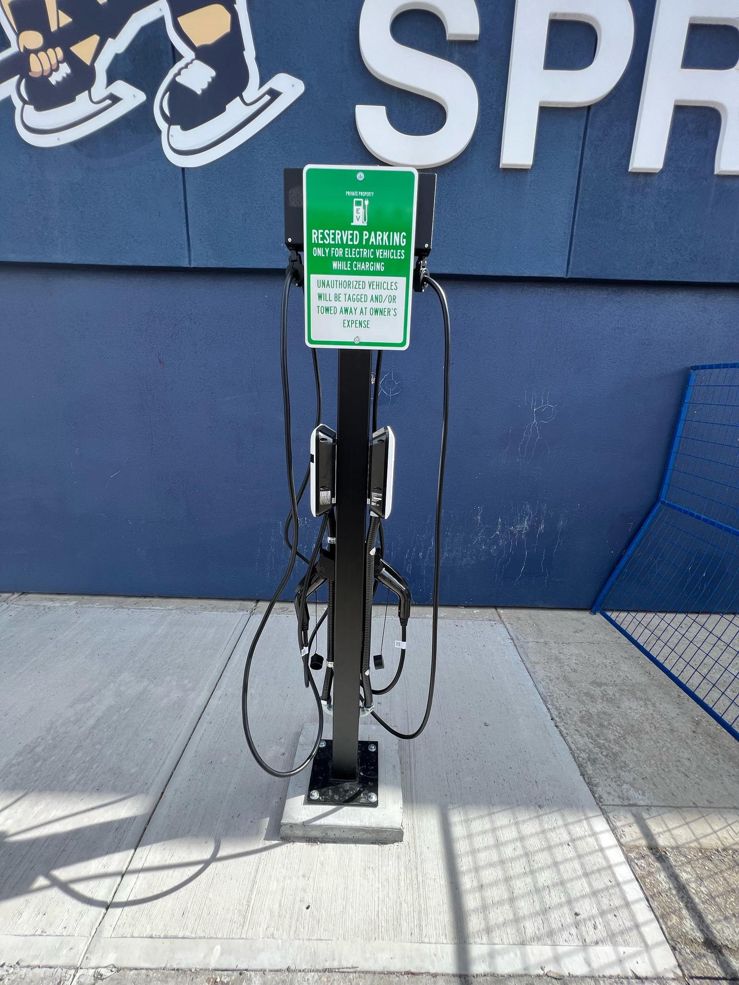 Grant Fuhr Arena & Stu Barnes Arena | Spruce Grove, AB | EV Station